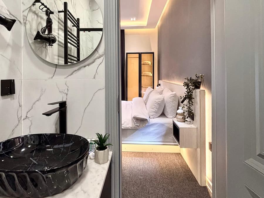 Quarto casal luxo, vista para o jardim | Parte interna