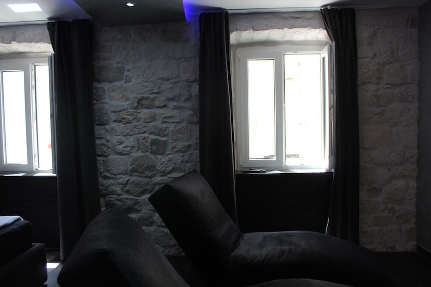 Mala Porta House In The Heart Of Trogir Old Town - Two Private Ensuite Rooms - Trogir