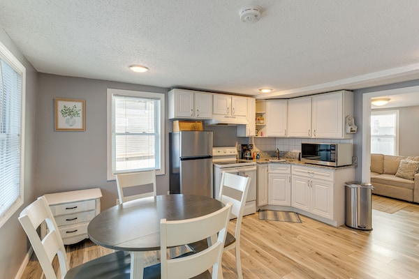 Walk To Public Beach Access! Breezy Hampton Condo - Exeter, NH