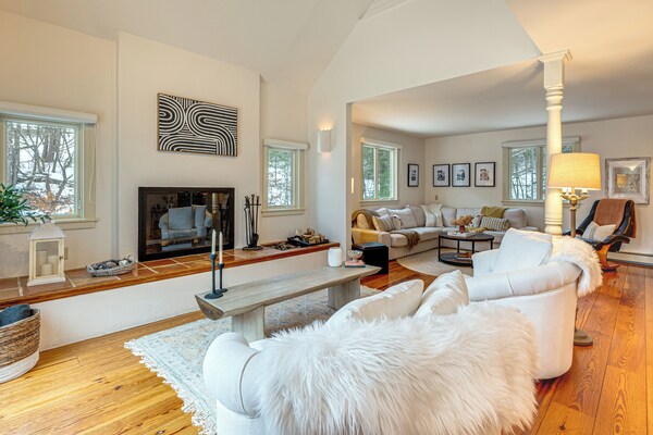 Family Friendly! Lovely Strafford Gem W/ Game Room - Bradford, VT