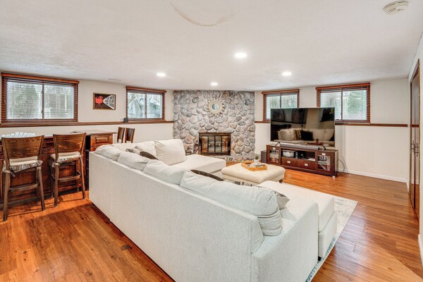 3 Mi To Great Northern Mall! Stylish Home - North Olmsted, OH