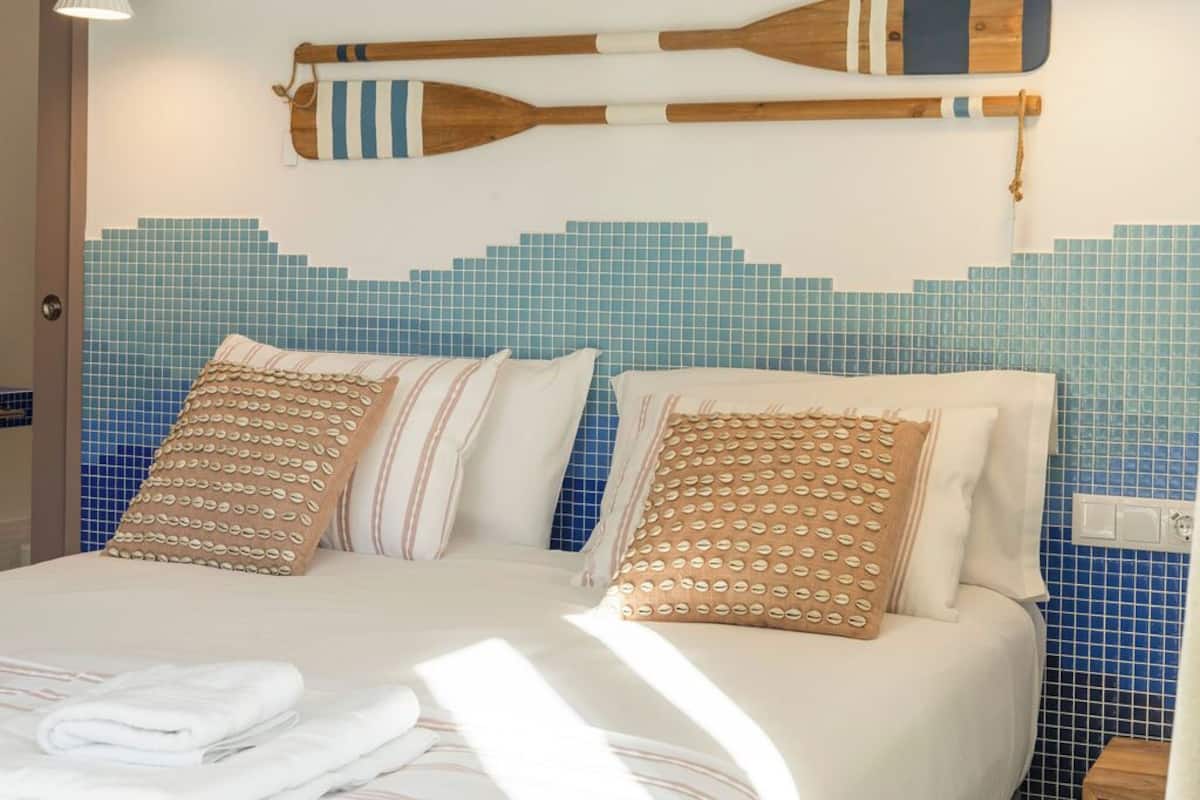 Quarto Duplo Básico | Secretária, Wi-fi grátis