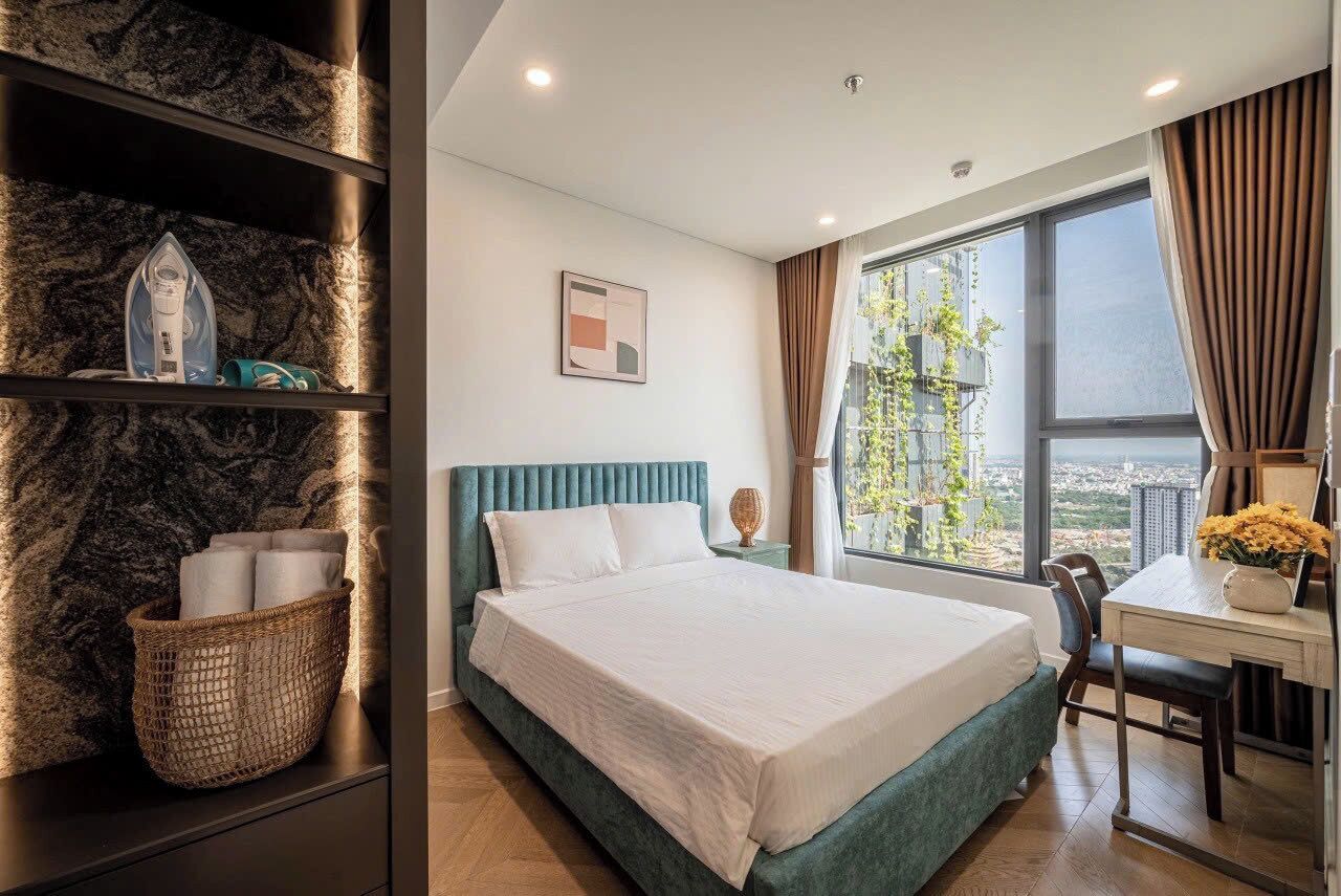 Apartamento Deluxe, 1 quarto, varanda, vista para o rio | Secretária, secretária adequada para computadores portáteis 