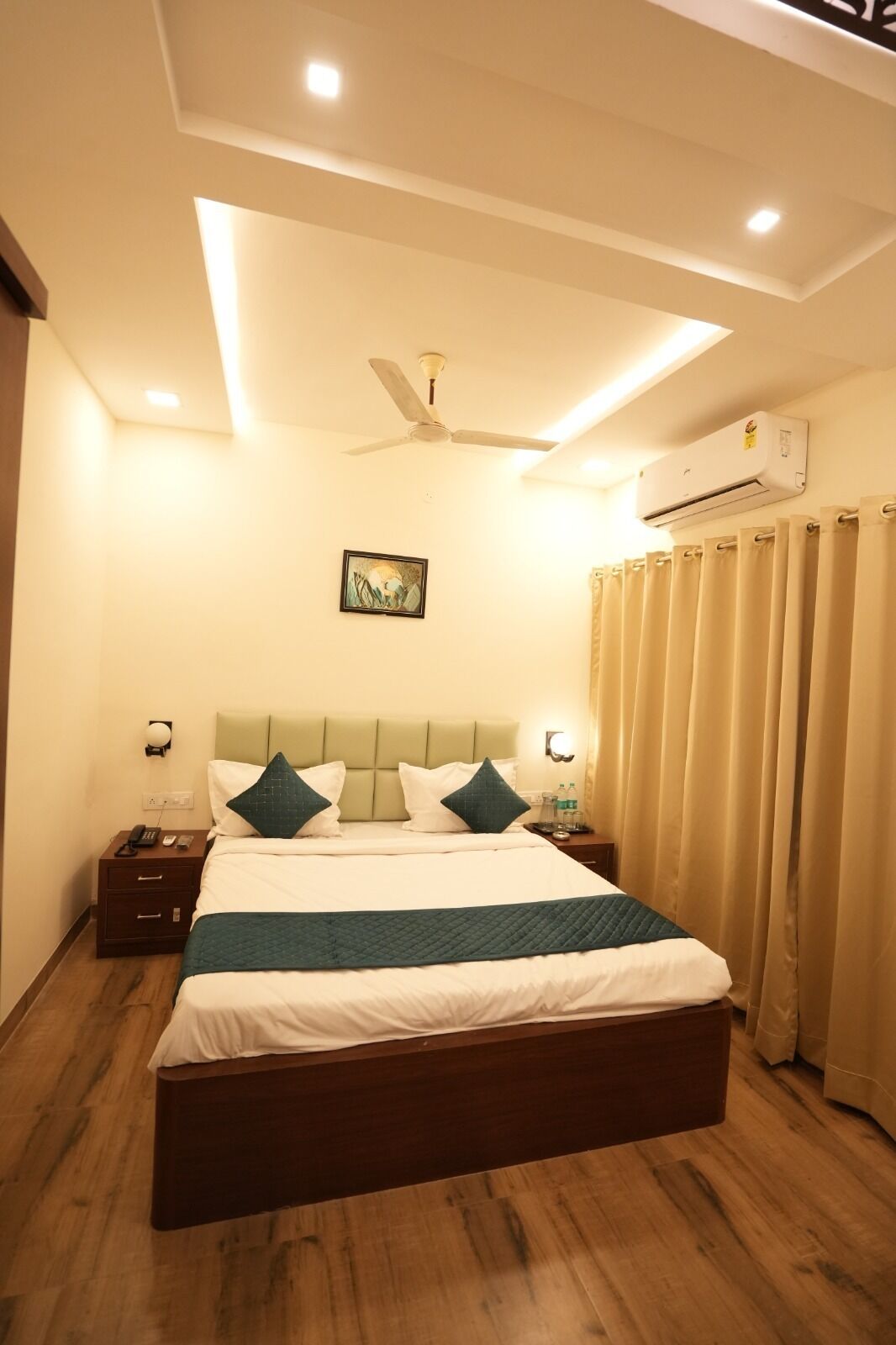 Quarto Básico | Ferro/tábua de engomar, Wi-fi grátis 