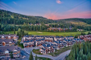 Condo, 2 quartos | Fachada