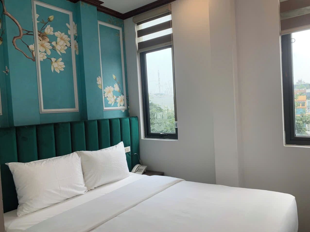 Quarto Duplo Deluxe, 1 cama queen-size, Vista para a cidade | Roupa de alta qualidade, edredões de penas, camas de colchão pillowtop 