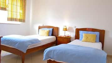 Villa, varanda, vista para o jardim | Cofre no quarto, quartos insonorizados, ferro/tábua de engomar