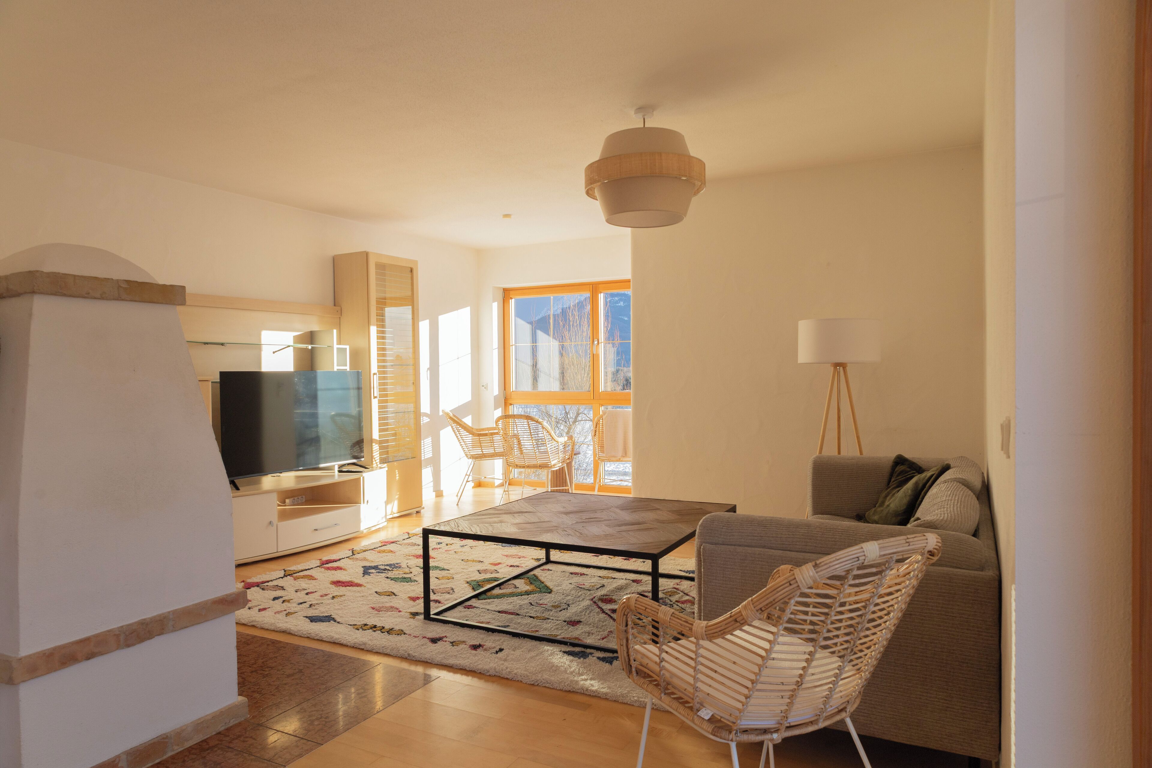 ᲦLiboria | Helle Balkonwohnung Am See - Schlehdorf