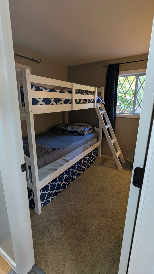 Chalet W Loft Near Sleeping Bear 2552 - Suttons Bay, MI