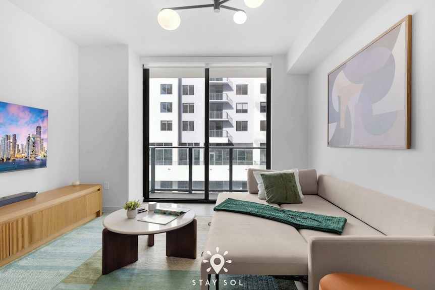 Stylish High-rise Living | Pool, Spa & Cowork - Miami, FL