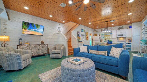 Sweet & Salty By Avantstay Walk To Beach + Community Pool + Firepit - Port Aransas, TX