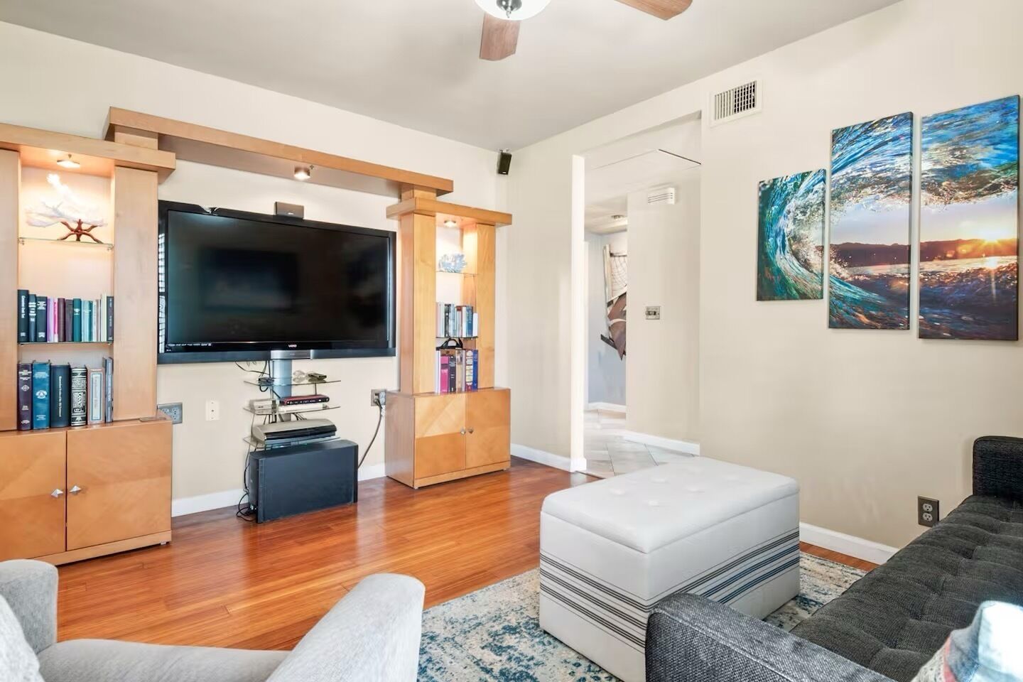 Cozy 3br/2ba Beachside Escape In Huntington Beach - Your Perfect Getaway Awaits! - Huntington Beach, CA