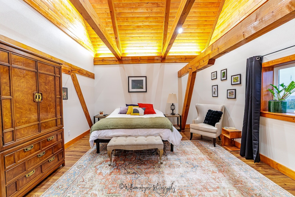 Charming 7-bedroom lodge half way between Portland and Seattle Avis ...