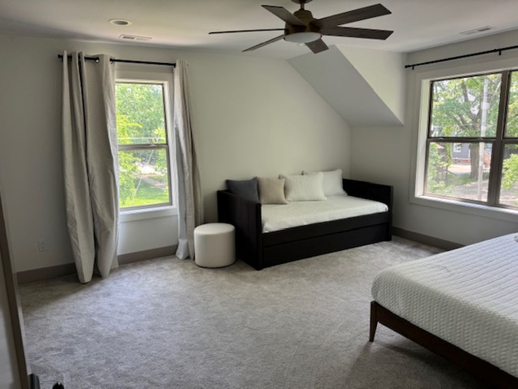 Charming Downtown Retreat - Valparaiso, IN