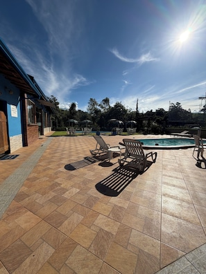 2 piscinas externas