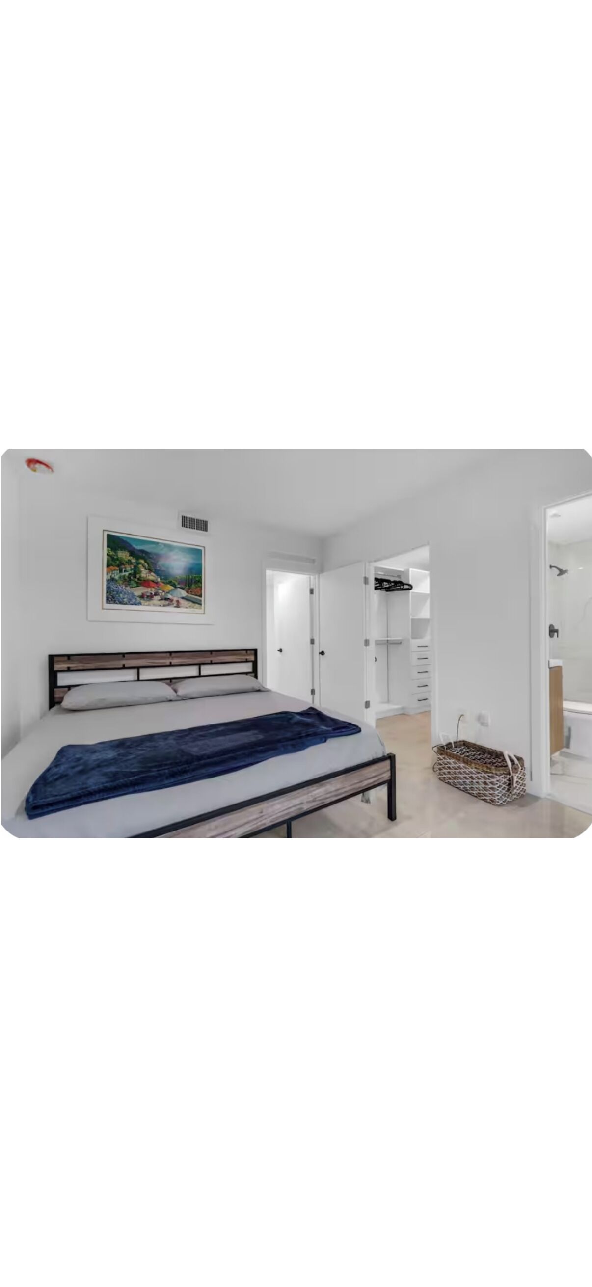 El Lindo Paso - Coral Castle, Homestead