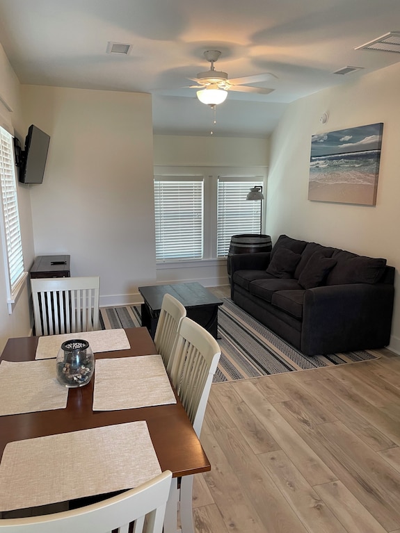 New 2-bedroom1 Bath Detached Guest House Minutes From Charleston And Folly Beach - Folly Beach, South Carolina