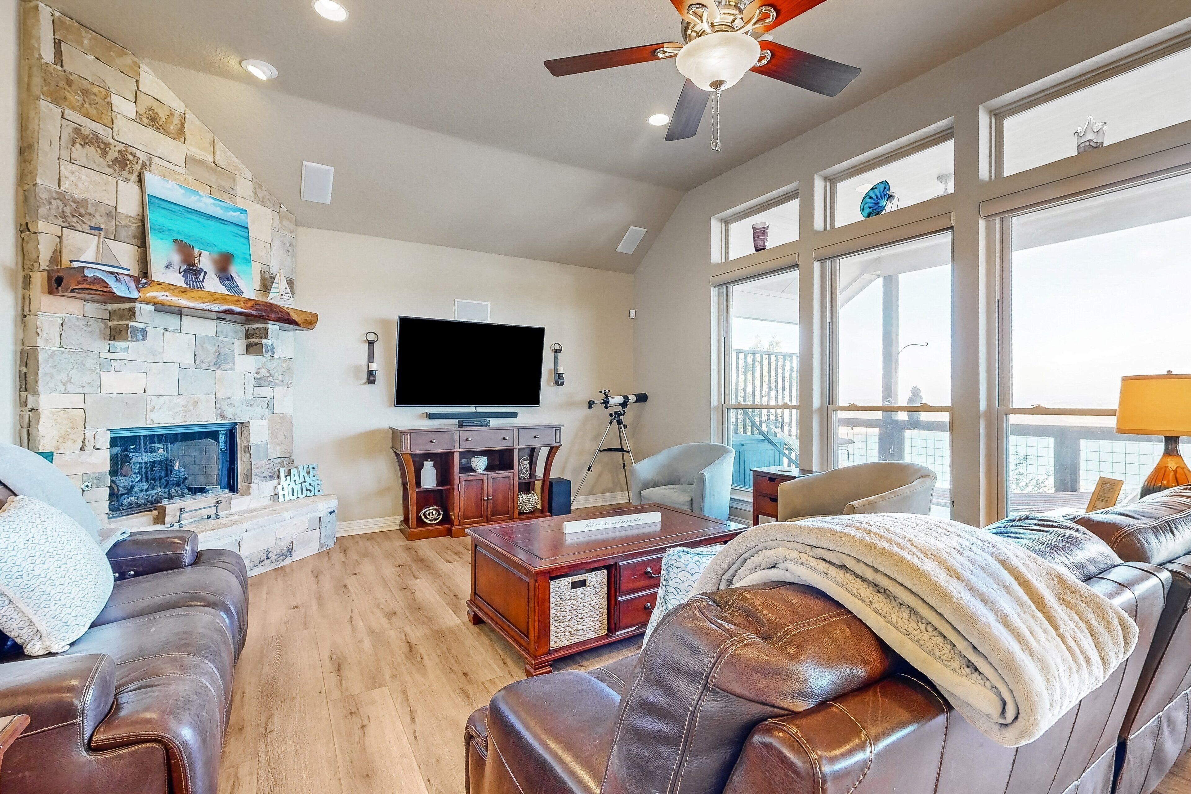 Spacious L Beautiful Views L Gameroom L Dog-friendly - Wimberley, TX