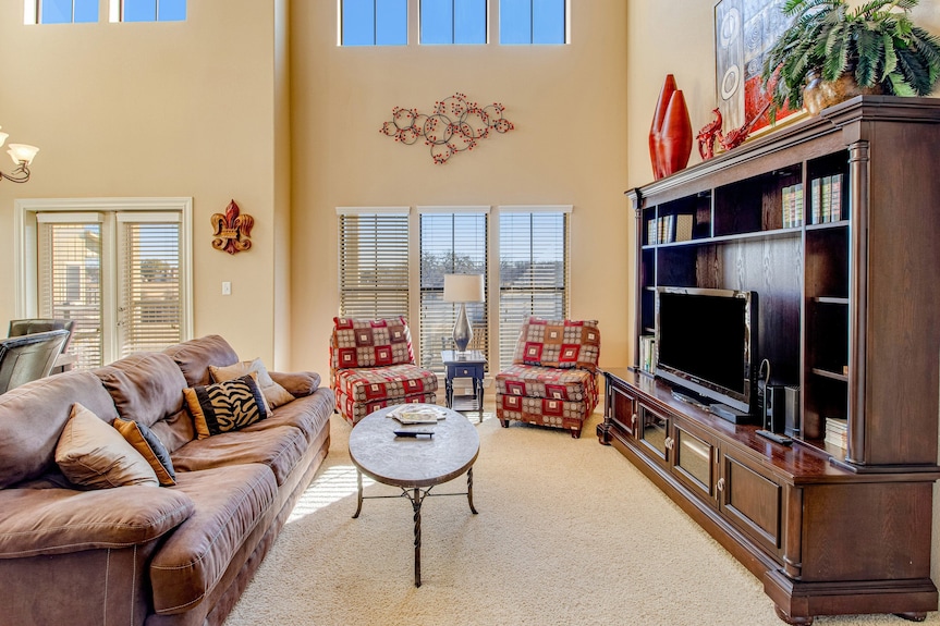 Golf-course Getaway With Fairway Views, Pool, Wifi, & Central Ac - Seguin, TX