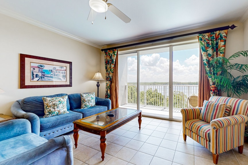 Lakefront Condo With Beautiful Views, Wifi, Central Ac, Shared Pool, & Hot Tub - 奧蘭多, FL