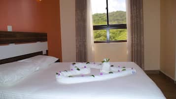 Quarto Individual Deluxe | Com decoração personalizada, com mobília individualizada, Wi-fi grátis