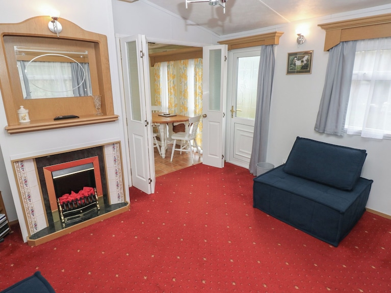 Rose Villa Caravan, Pet Friendly, With A Garden In Drefach Felindre - Pembrokeshire