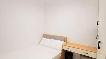 Suíte clássica | Escrivaninha, espaço de trabalho para notebook, Wi-Fi de cortesia