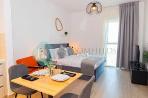 Apartamento, varanda, vista para o parque | Ferro/tábua de engomar, Wi-fi grátis 