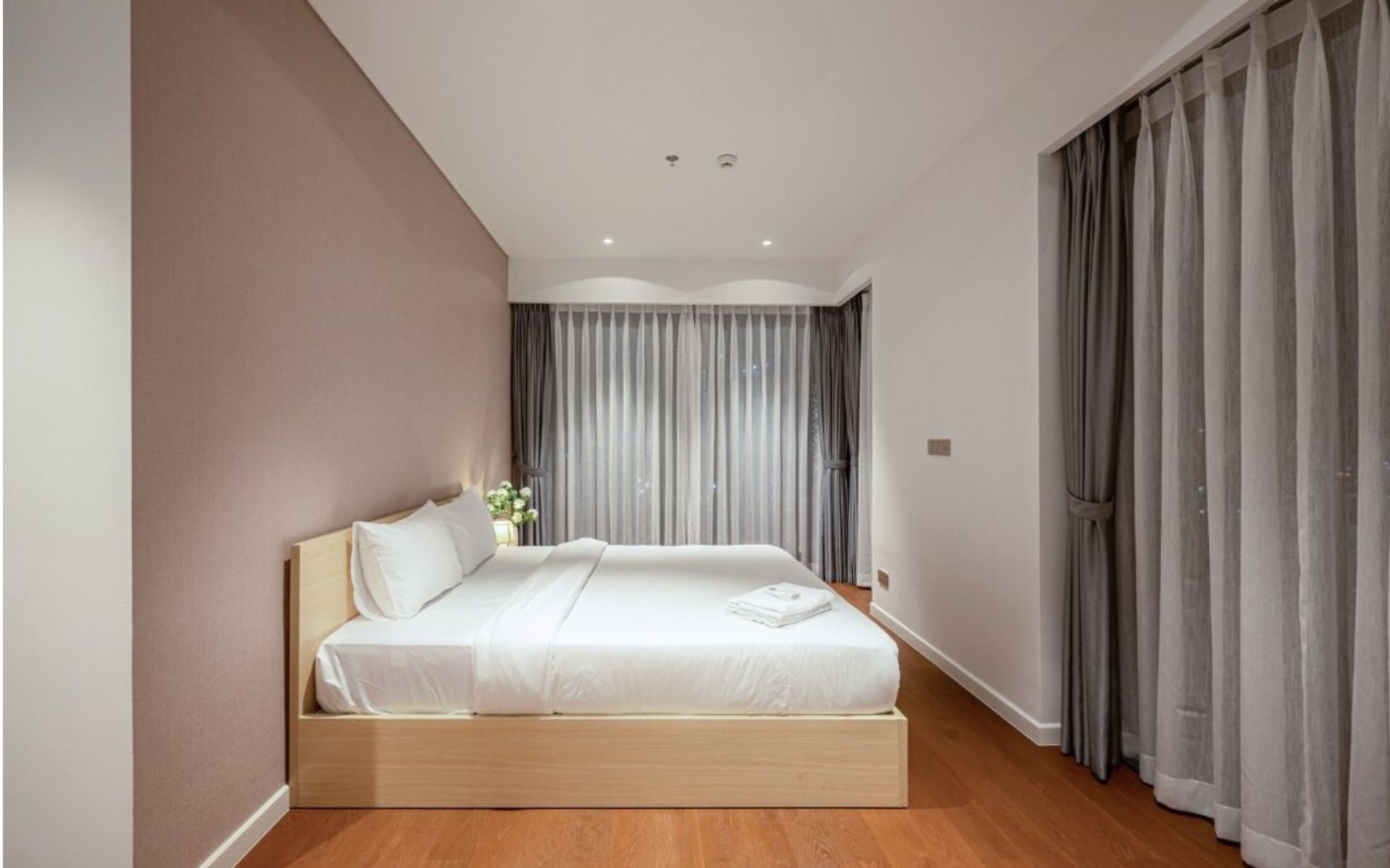 Apartamento de Luxo, 2 quartos, varanda, Vista para a cidade | Secretária, secretária adequada para computadores portáteis 