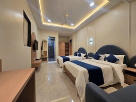 Quarto Twin Familiar, vista para o jardim | Ferro/tábua de engomar, Wi-fi grátis 