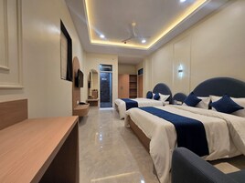 Quarto Twin Familiar, vista para o jardim | Ferro/tábua de engomar, Wi-fi grátis 