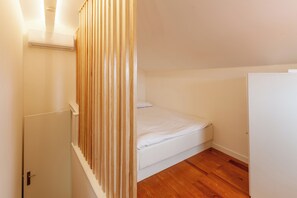 Apartamento, 3 quartos | Wi-Fi de cortesia, roupa de cama