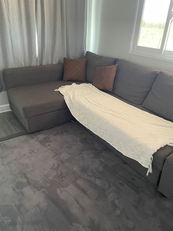 Cabin And Horse Paddock For Rent - Tamworth