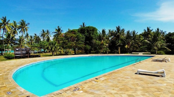 Golden Sun Beach Apartments - Diani Beach