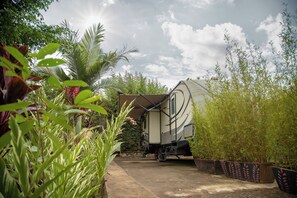 Trailer clássico | Individualmente decorados, individualmente mobiliados, Wi-Fi de cortesia