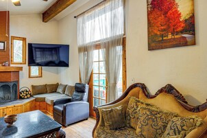 Casa (Multiple Bedrooms) | Interior