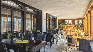 Pequenos-almoços e jantares servidos 