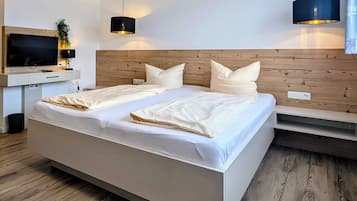 Quarto Duplo Básico, 1 cama queen-size | Cortinas/cortinados opacos, Wi-fi grátis