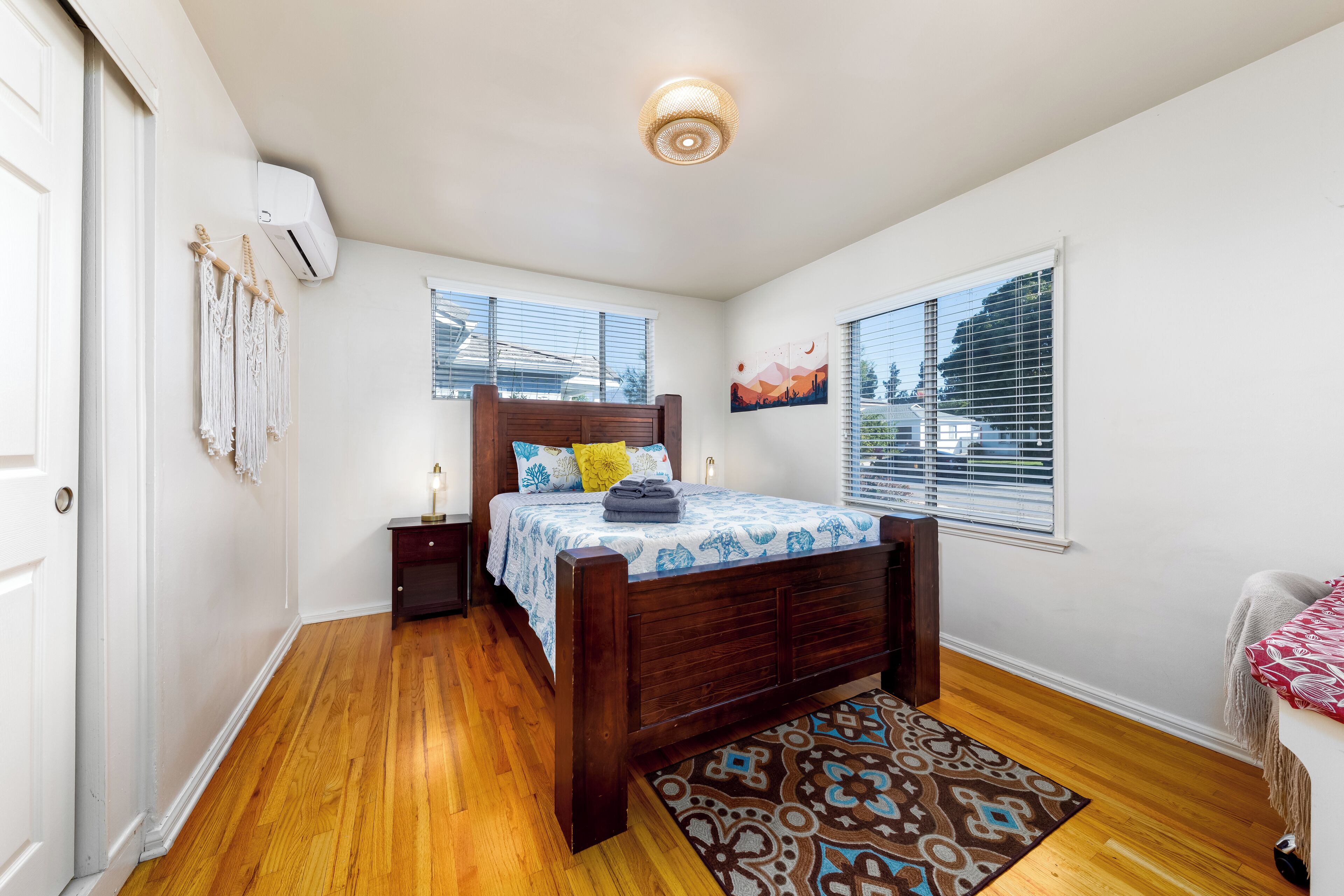 Stylish Peacock-inspired 3br Home - Arcadia, CA