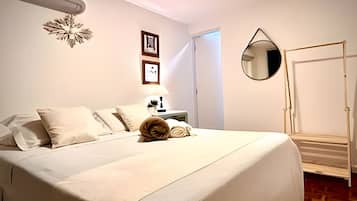 Apartamento Comfort | Secretária adequada para computadores portáteis