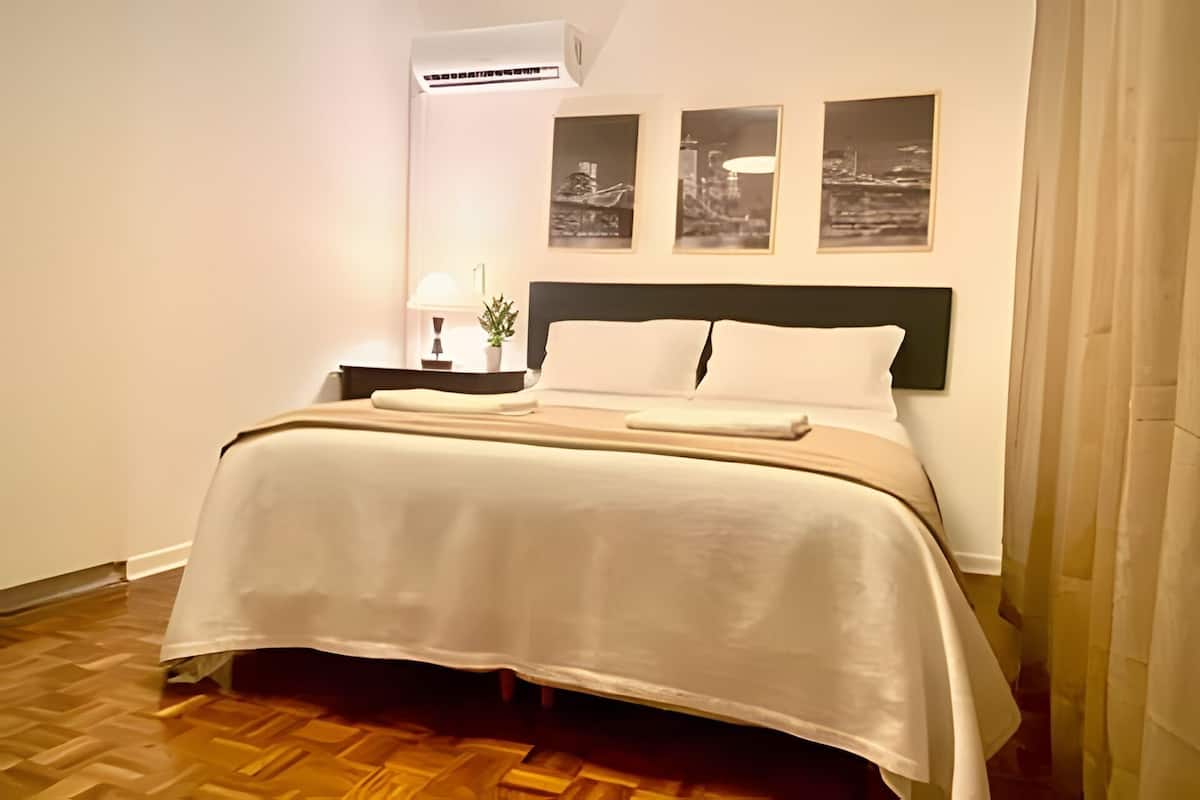 Apartamento | Secretária adequada para computadores portáteis