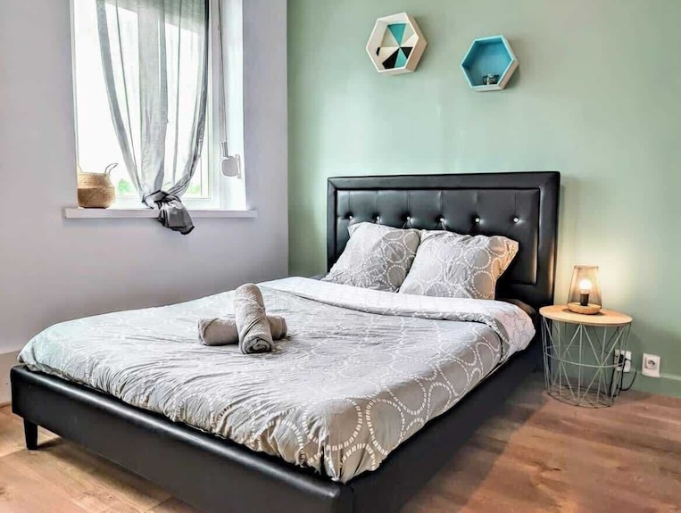 Le Duc, Wifi Proche Des Transports - Croix