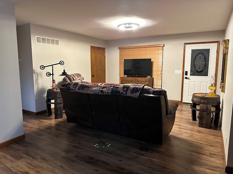 Rustic Retreat Cozy 2 Bed 1.5 Bath Home, In Rural Farmington, Wooded Outdoor. - Farmington, MO