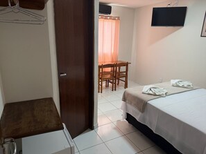 Quarto Duplo ou Twin Básico | Wi-fi grátis 