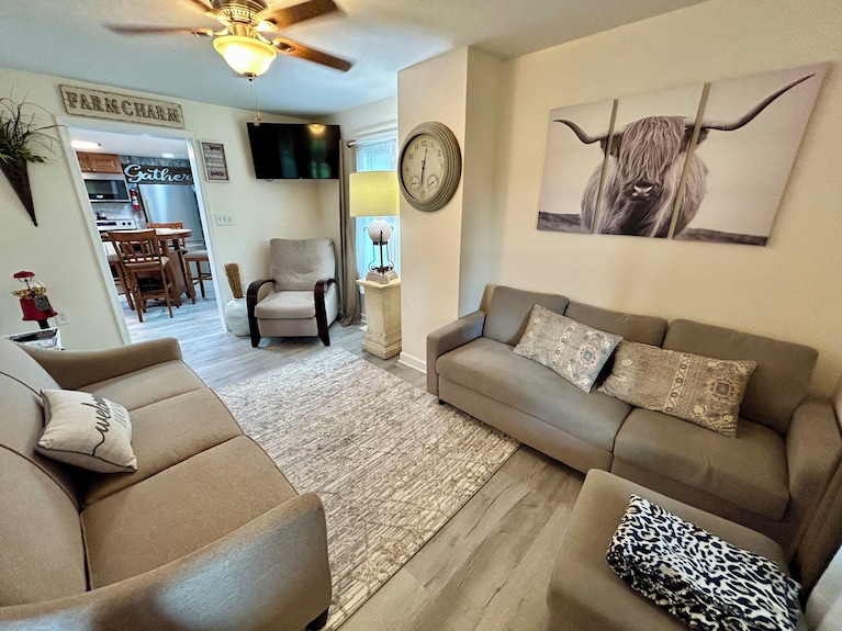 Hot Tub, Private Creek, Trout Fishing, Sauna, & Mountain View - 斯特拉斯堡