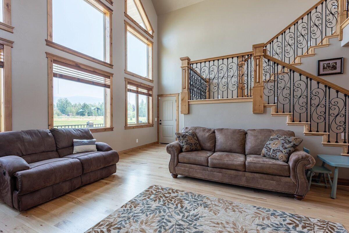 Teton View Retreat- Hot Tub - Game Room - Fire Pit - Lake Solitude, WY