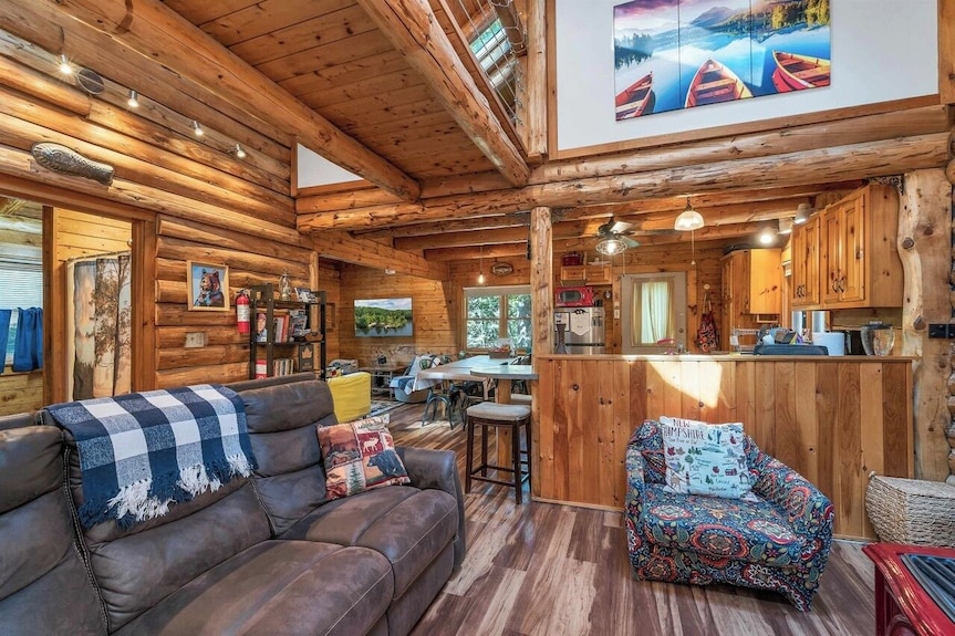 Charming Year Round Lake View Cabin! - Ossipee, NH