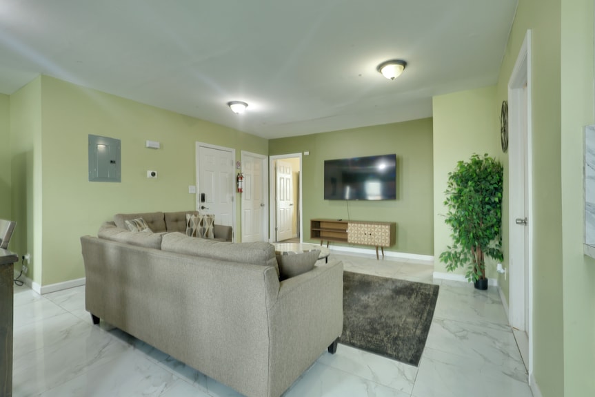 Explore Nyc, Parks & Beaches! Top-floor Apt - Rye, NY