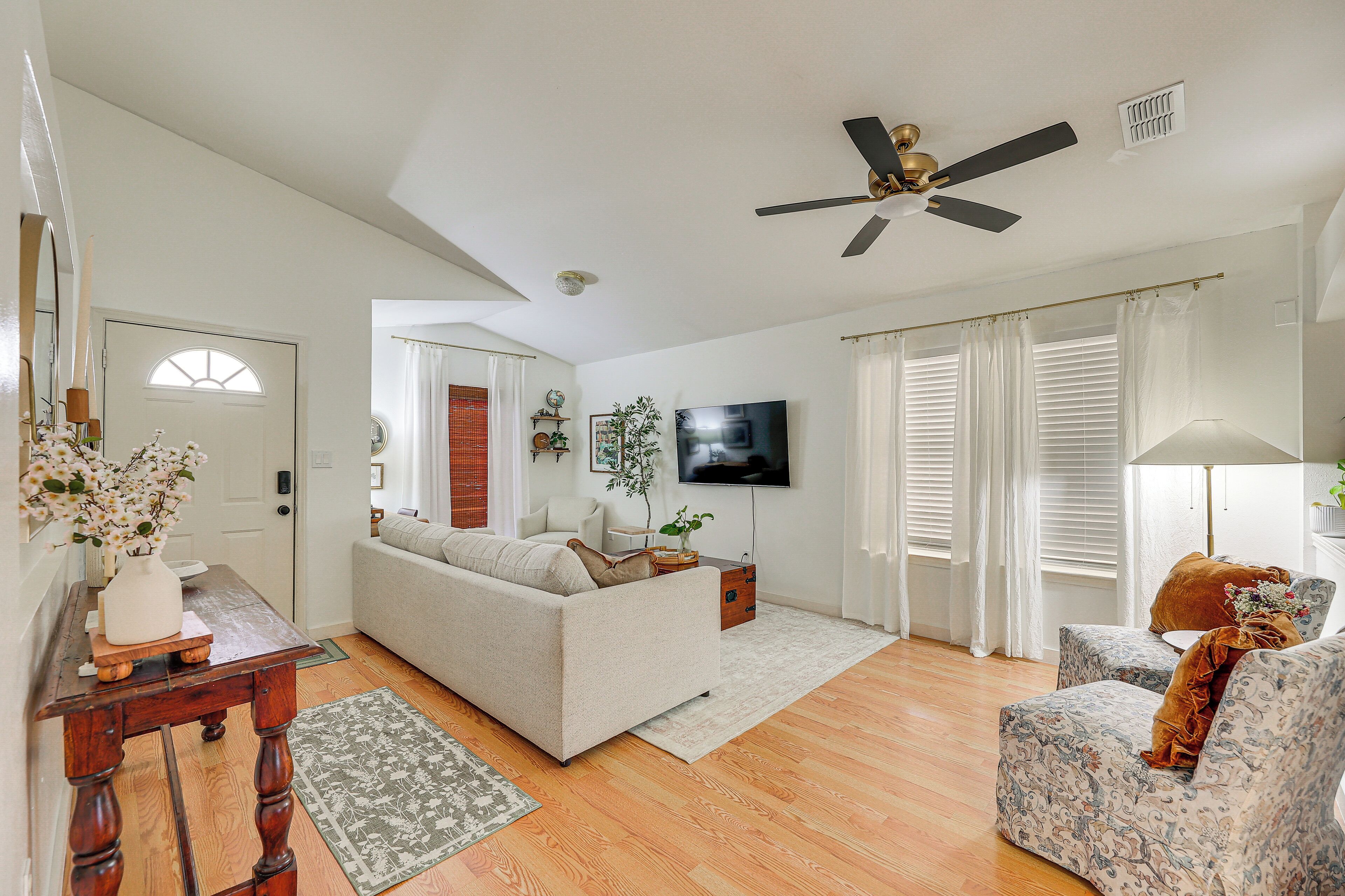 Private Fenced Backyard! Family Home In Mcallen - Mission, TX