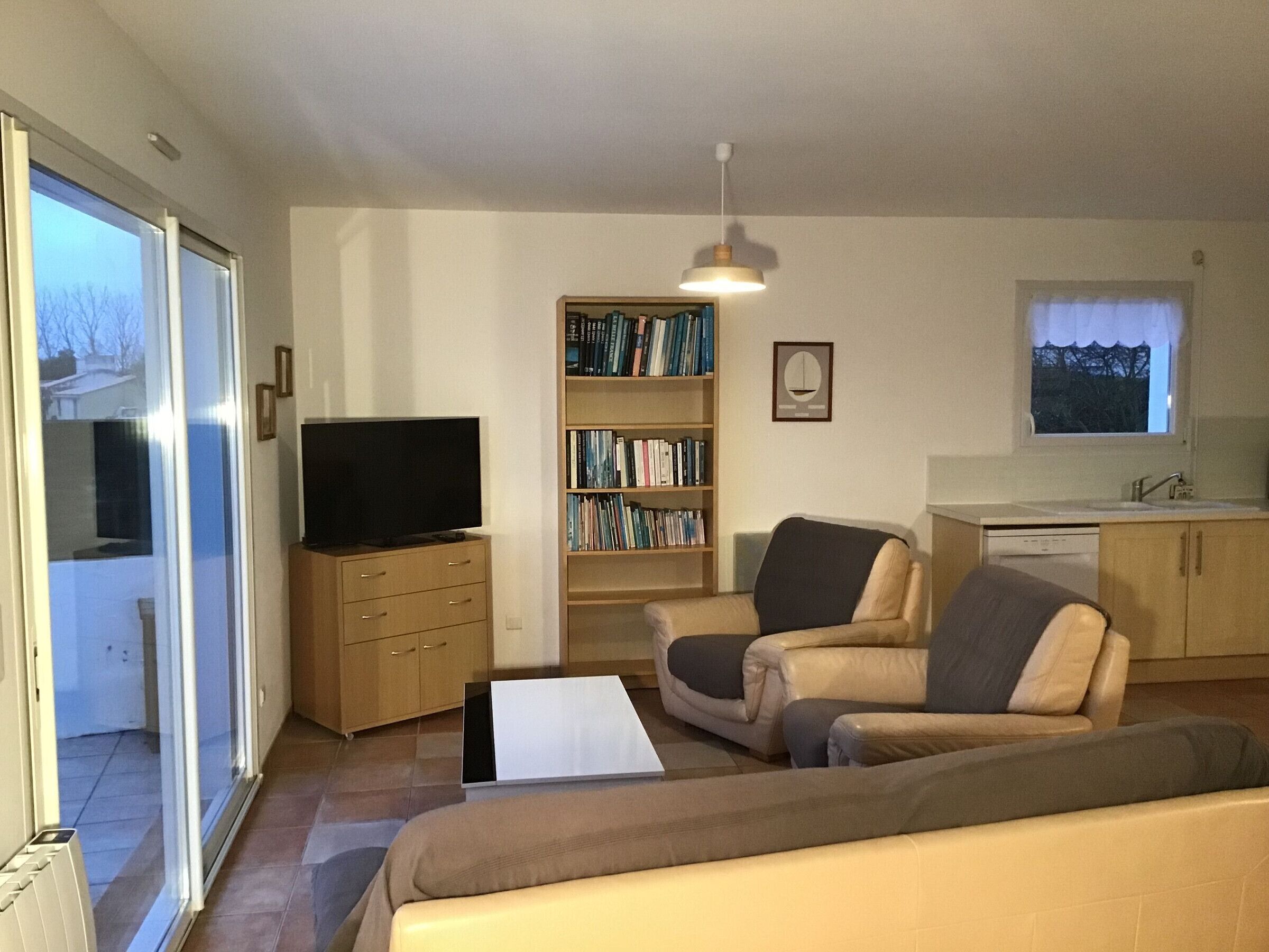 Cottage In Brétignolles-sur-mer, Near Beach, 2 Bedrooms - Vendée